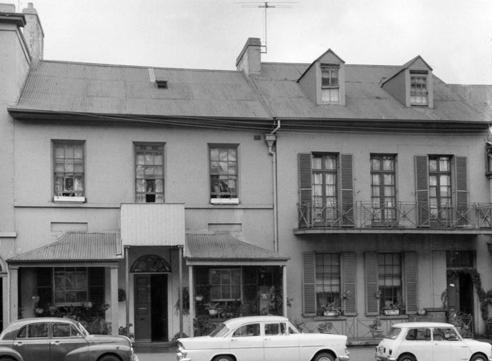 Moore/Mason Homes in Lower Fort Street, Dawes Point, Sydney ...